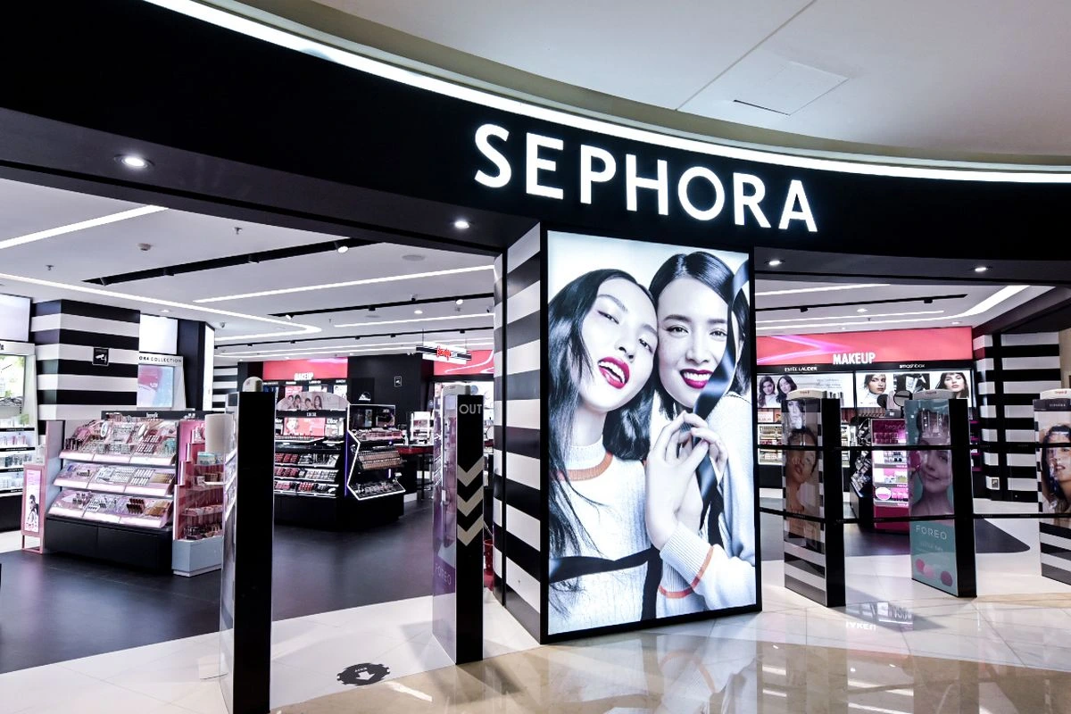 Contoh Business Model Canvas Toko Kosmetik Sephora - Program IPOS